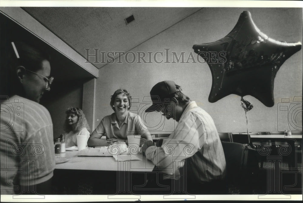 1989 Press Photo Paul Hubert gained on-the-job experience with Safeco ...