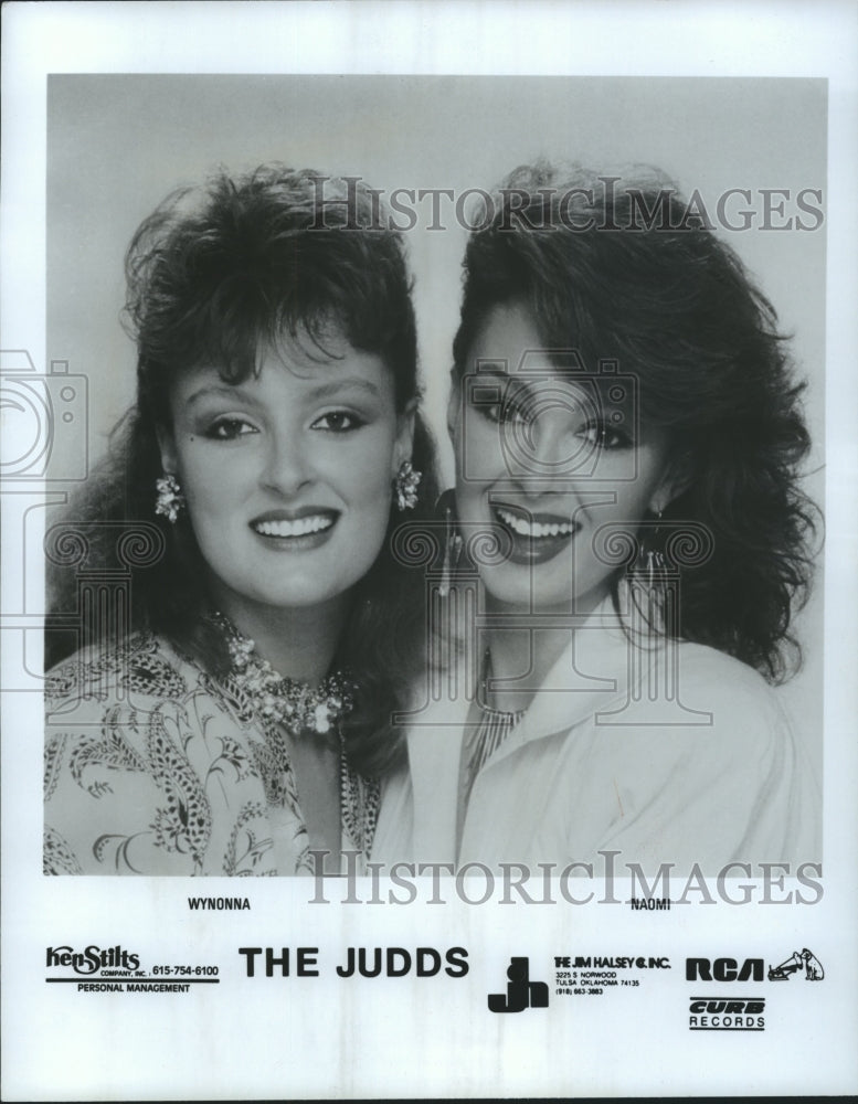 1988 Press Photo Naomi and Wynonna Judd of The Judds, country duo ...