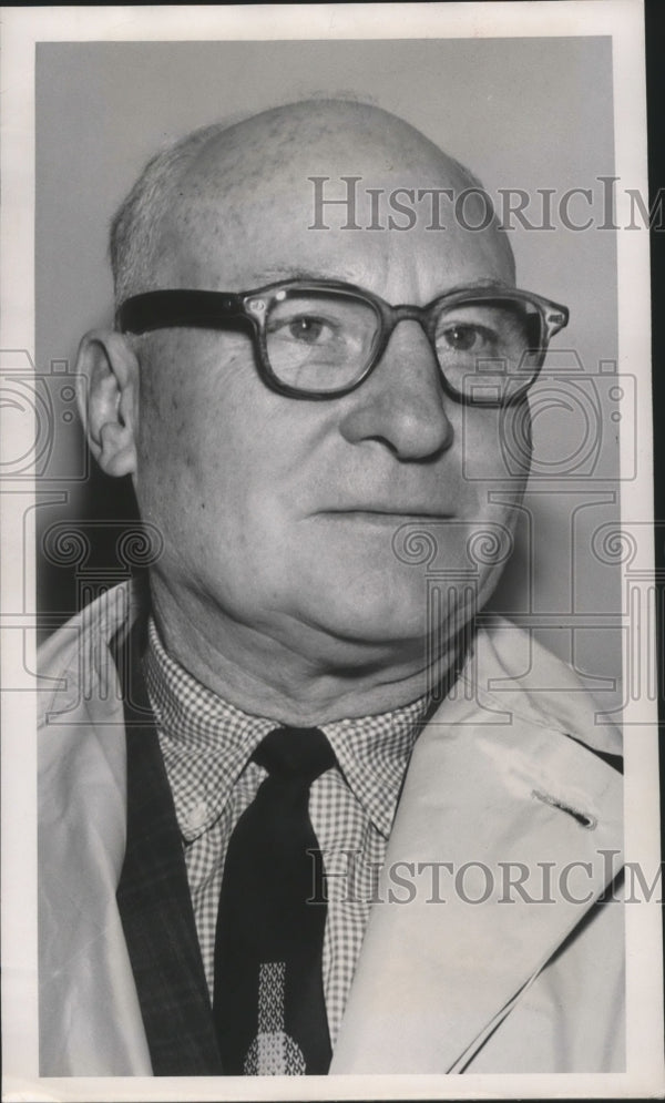 1976 Press Photo Widely-known Spokane football figure, Ray P. Flaherty ...