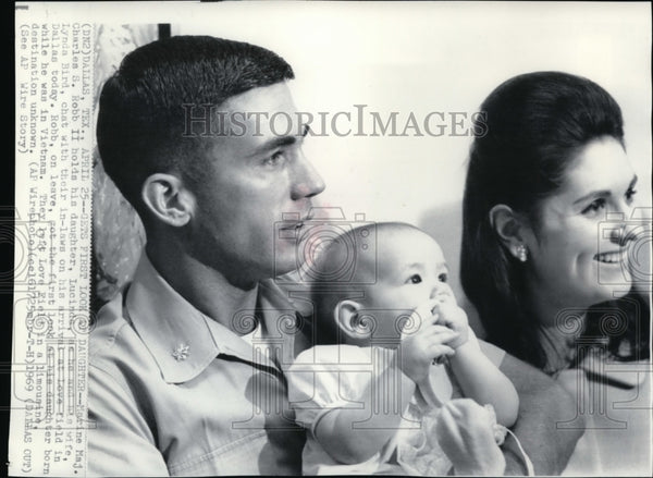 1969 Charles Robb with wife Linda Bird and daughter Lucinda - Historic ...