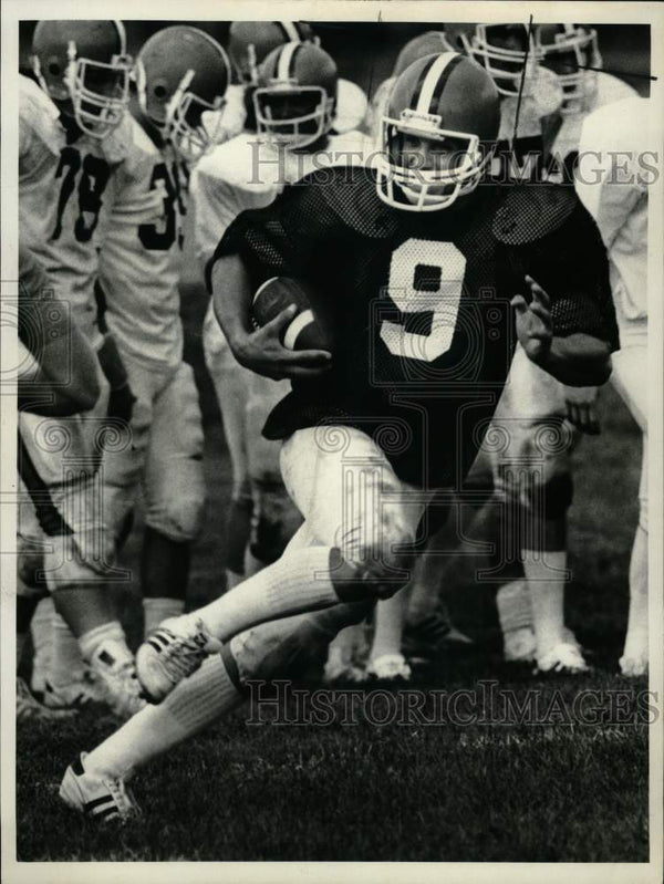 1982 Press Photo Football quarterback Steve Peach - sys10284 - Historic ...