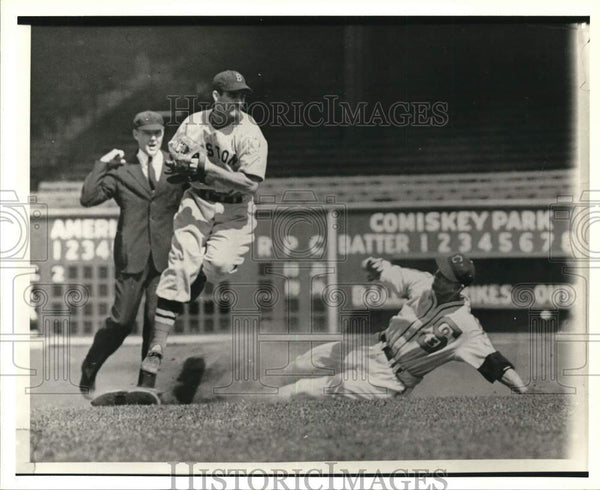 Press Photo Bobby Doerr in Boston College and Sox Baseball Game at Com ...