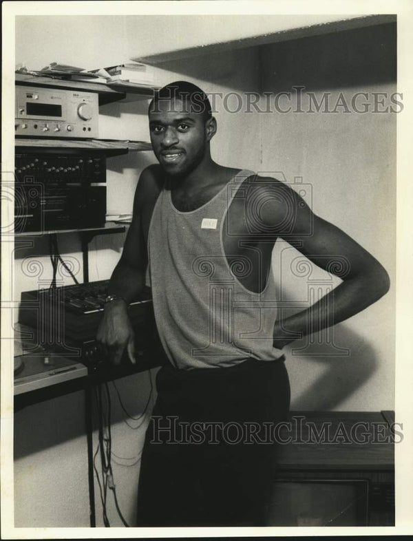 1986 Press Photo Herman Harried, Syracuse University Basketballer in A ...