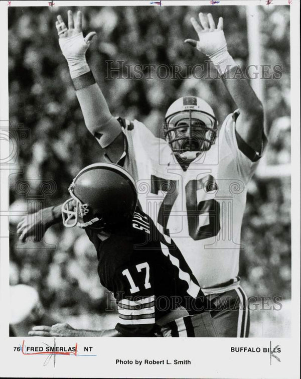 1984 Press Photo Buffalo Bills' Fred Smerlas jumps for football pass ...