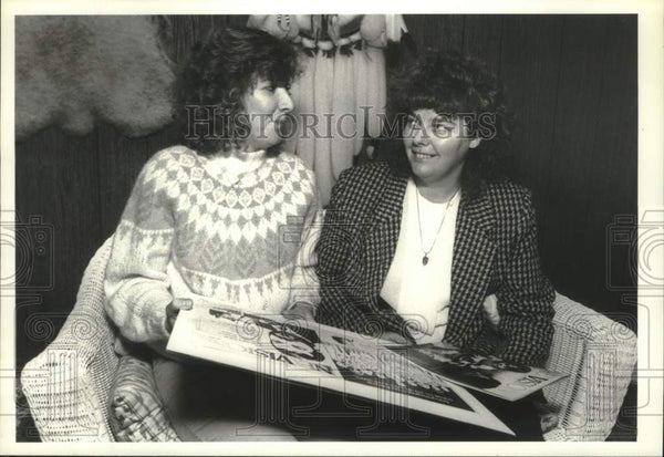 1991 Press Photo Connie McKinley & Susan Welsh in Saratoga Springs, Ne ...