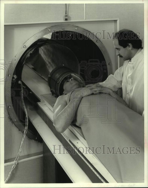 1983 Press Photo Patient in a Magnetic Resonance Imaging (MRI) machine ...