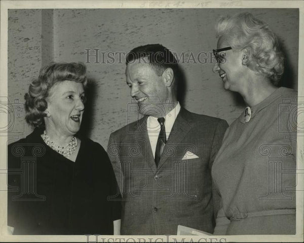 1965 Senator George Metcalf speaks to nurses in Ten Eyck, New York ...