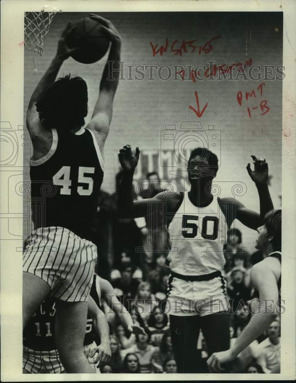 1979 Press Photo Tony Andre during basketball game in New York - tua59 ...