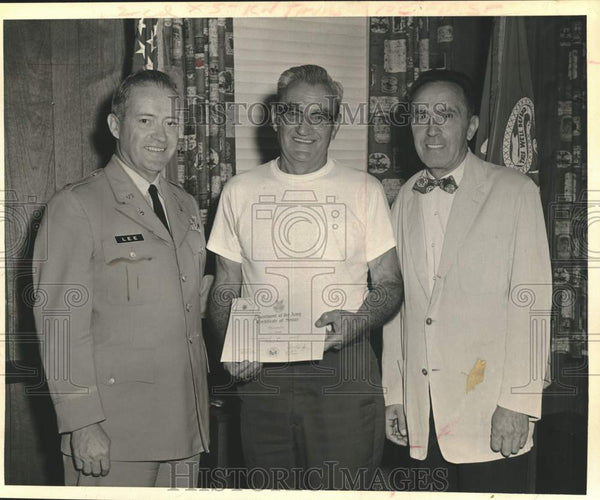 1968 Louis Fernandez receives US Army citation in New York - Historic ...