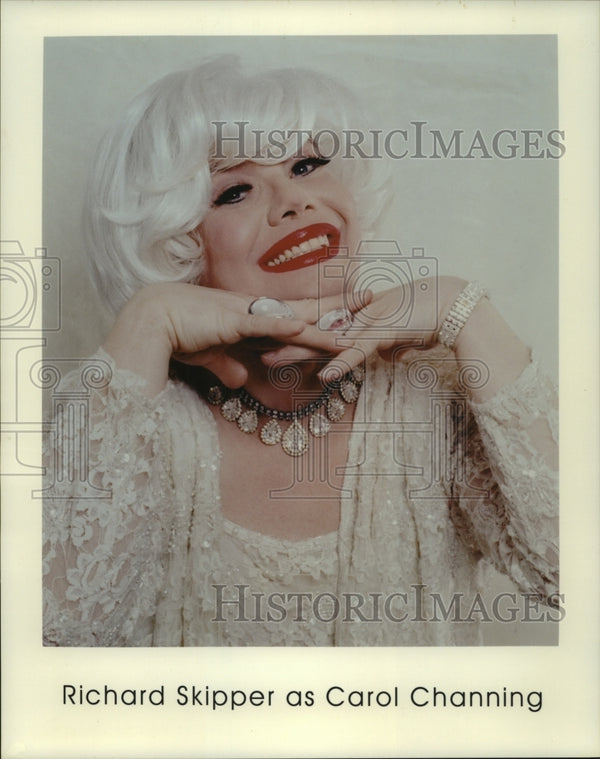 2002 Richard Skipper portrays Carol Channing - tup01326 - Historic Images