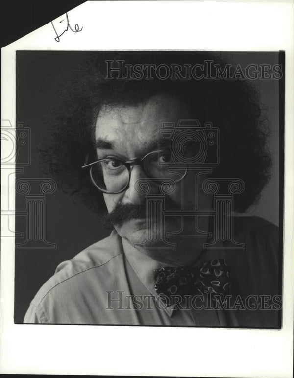 2002 Press Photo Actor Gene Shalit - tup05344 - Historic Images