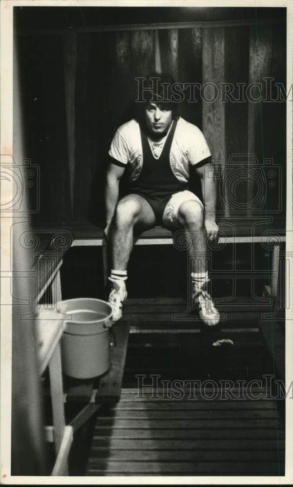 Press Photo Wrestler Andy Seras in a steam room - tus05827 - Historic ...