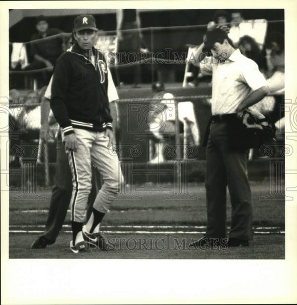 1987 Press Photo Reading baseball manager George Culver, umpire at Her ...