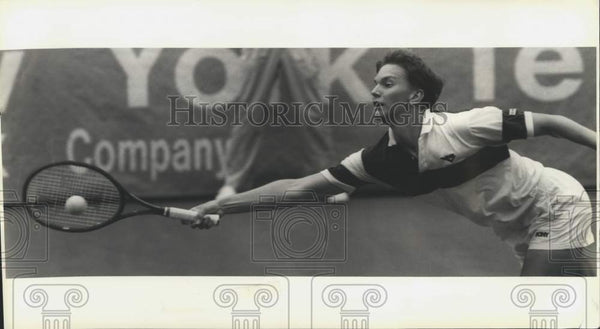 1989 Press Photo Tennis player Dan Goldie in action - tus06239 ...