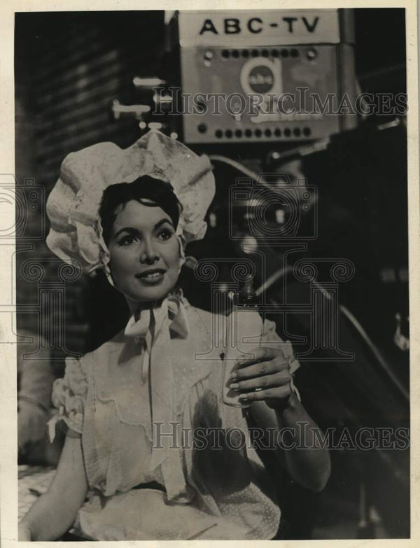 1961 Press Photo Jolene Brand in "The Ernie Kovacs Special" on ABC Tel ...